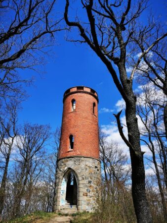 Tower at the top of Radogost in Klonice. - Dolny Śląsk Travel