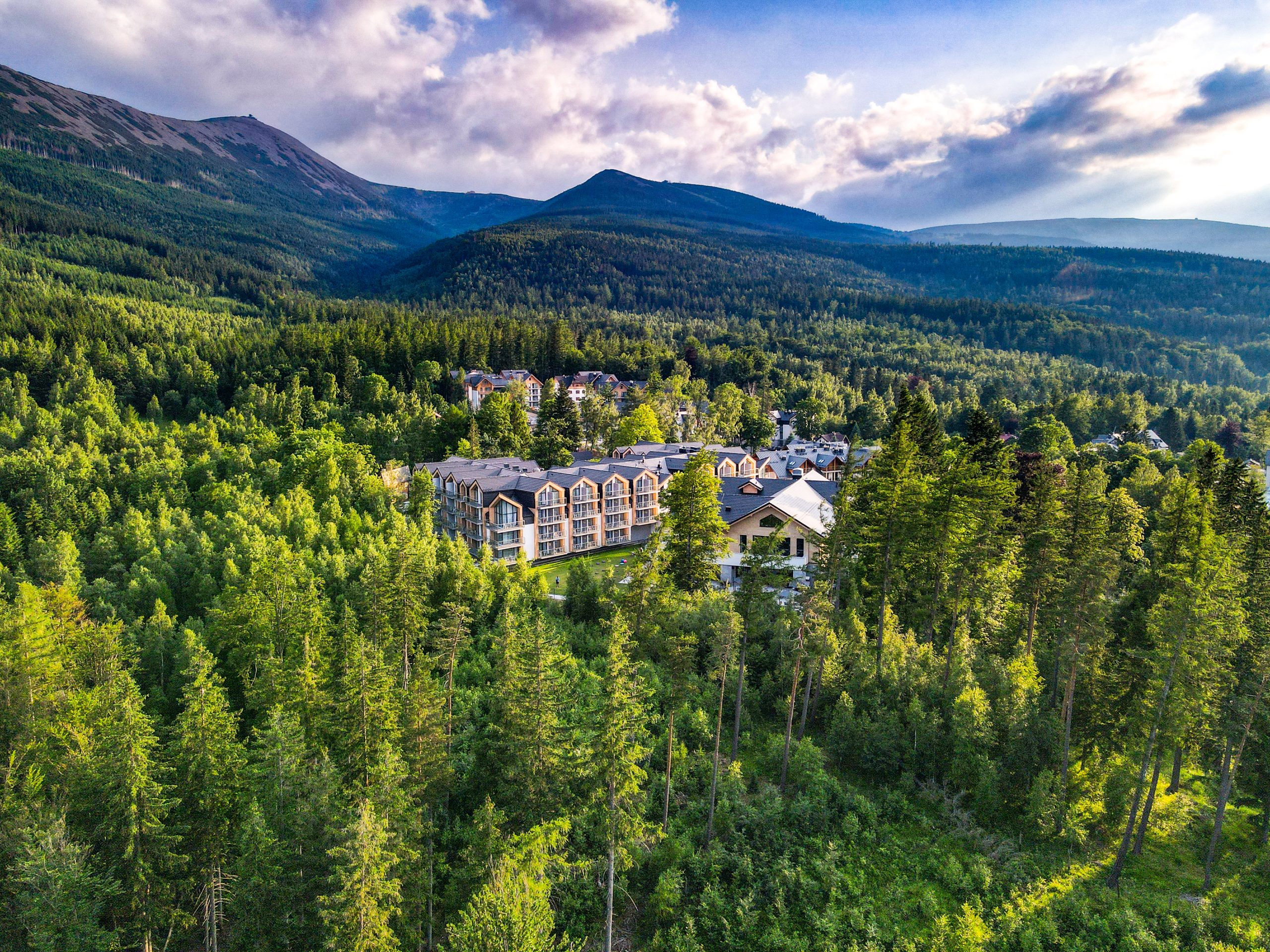 Green Mountain Hotel ***** i Green Apartments - Dolny Śląsk Travel